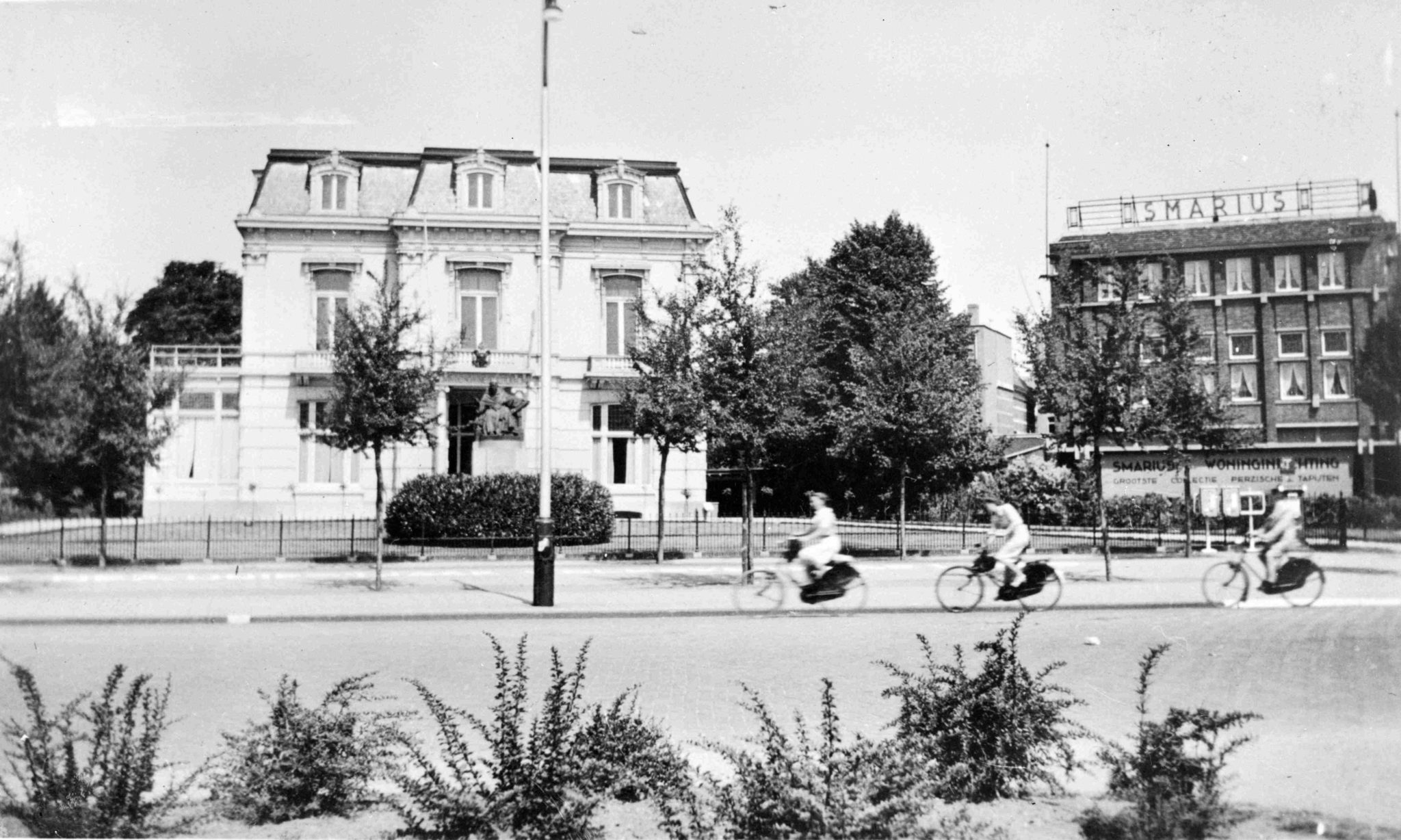 Photo series - Then & Now (1): The main building in 1923 - Vox magazine