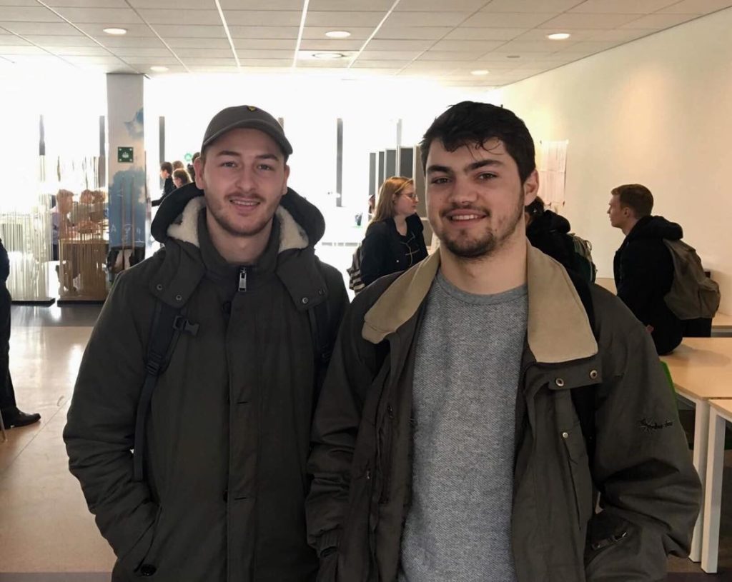 Stemmen op 'die leuke lach van nummer twee' - Vox magazine