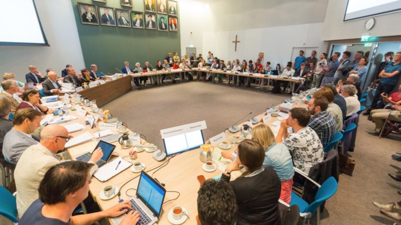 Speaking English in council meetings is one step too far - Vox magazine