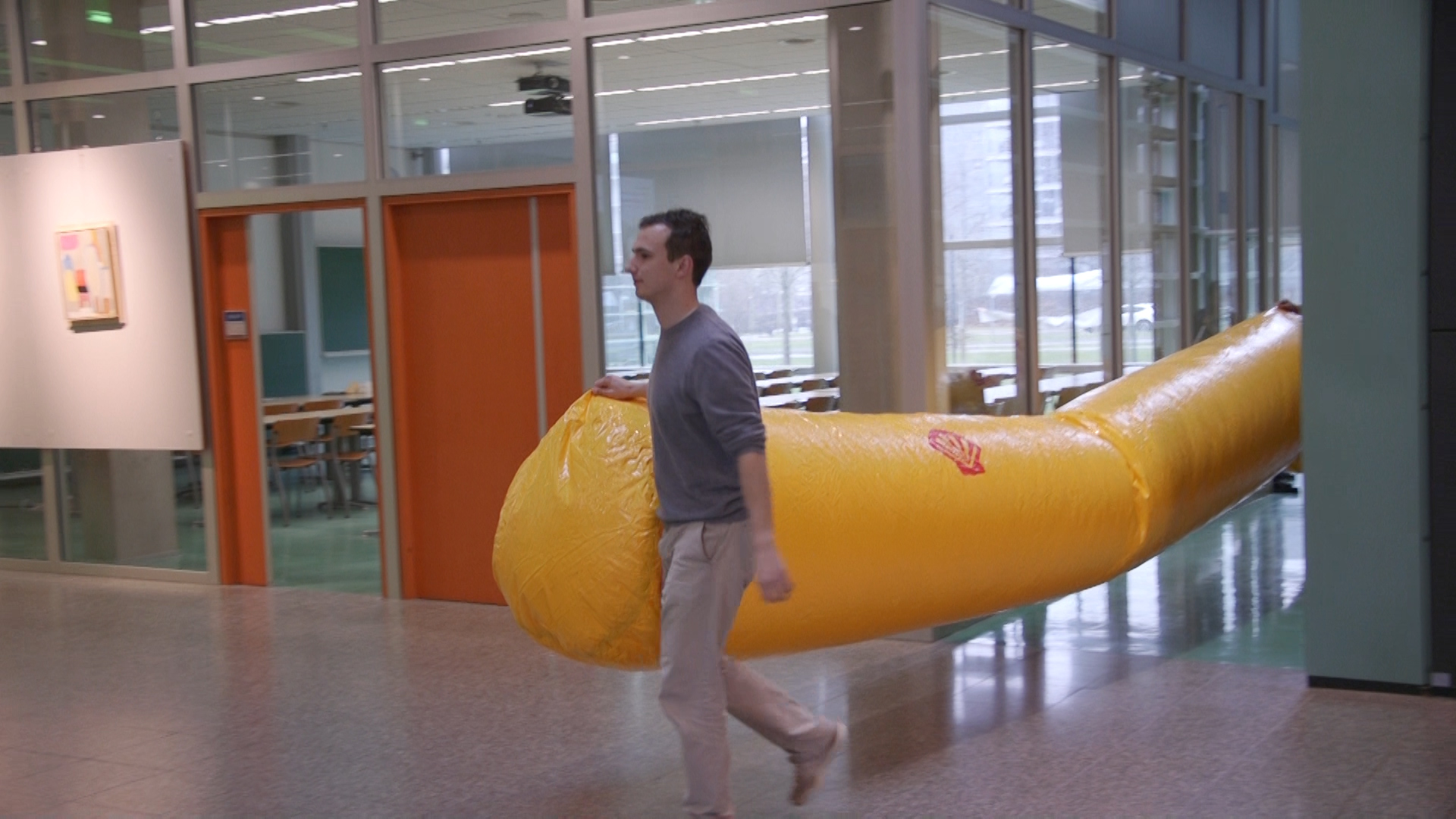 Studenten demonstreren tegen lezing Shell op universiteit - Vox magazine