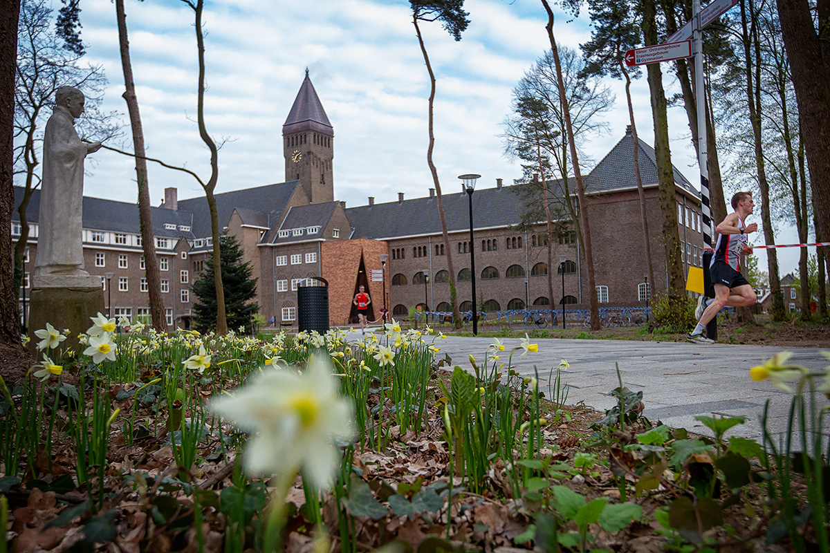 Campusrun over nieuw aangelegde bospaden - Vox magazine