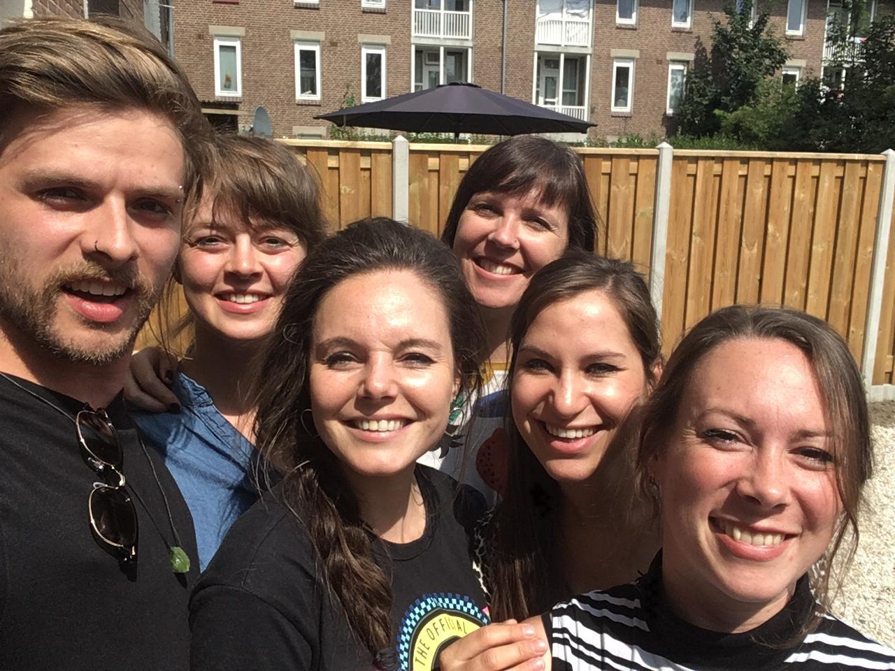 Introvrienden (1): Eva en Lucy - Vox magazine