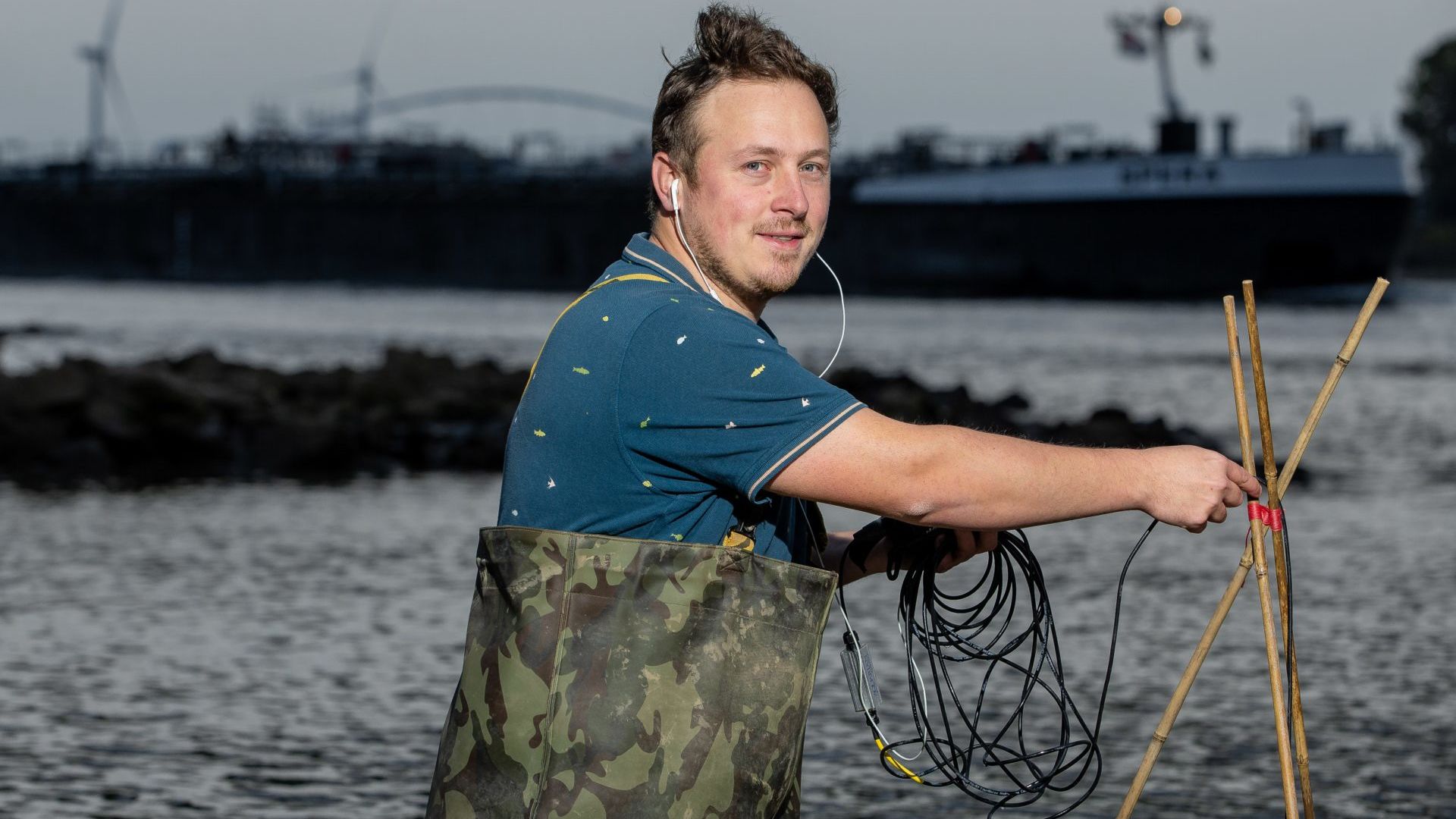 Ecoloog onderzoekt hoe we plastic uit de Waal kunnen halen - Vox magazine