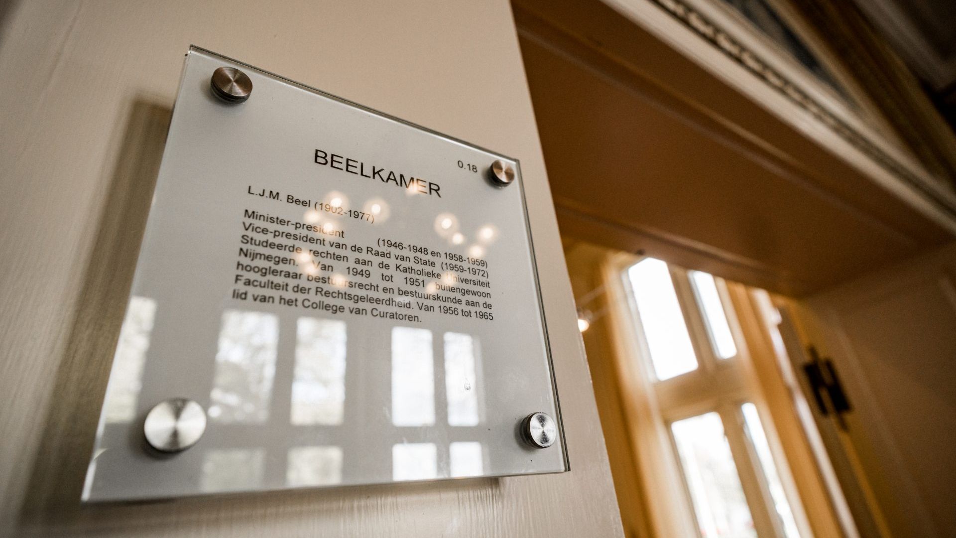 Beelkamer krijgt nieuwe naam, universiteit wil bredere discussie over ...