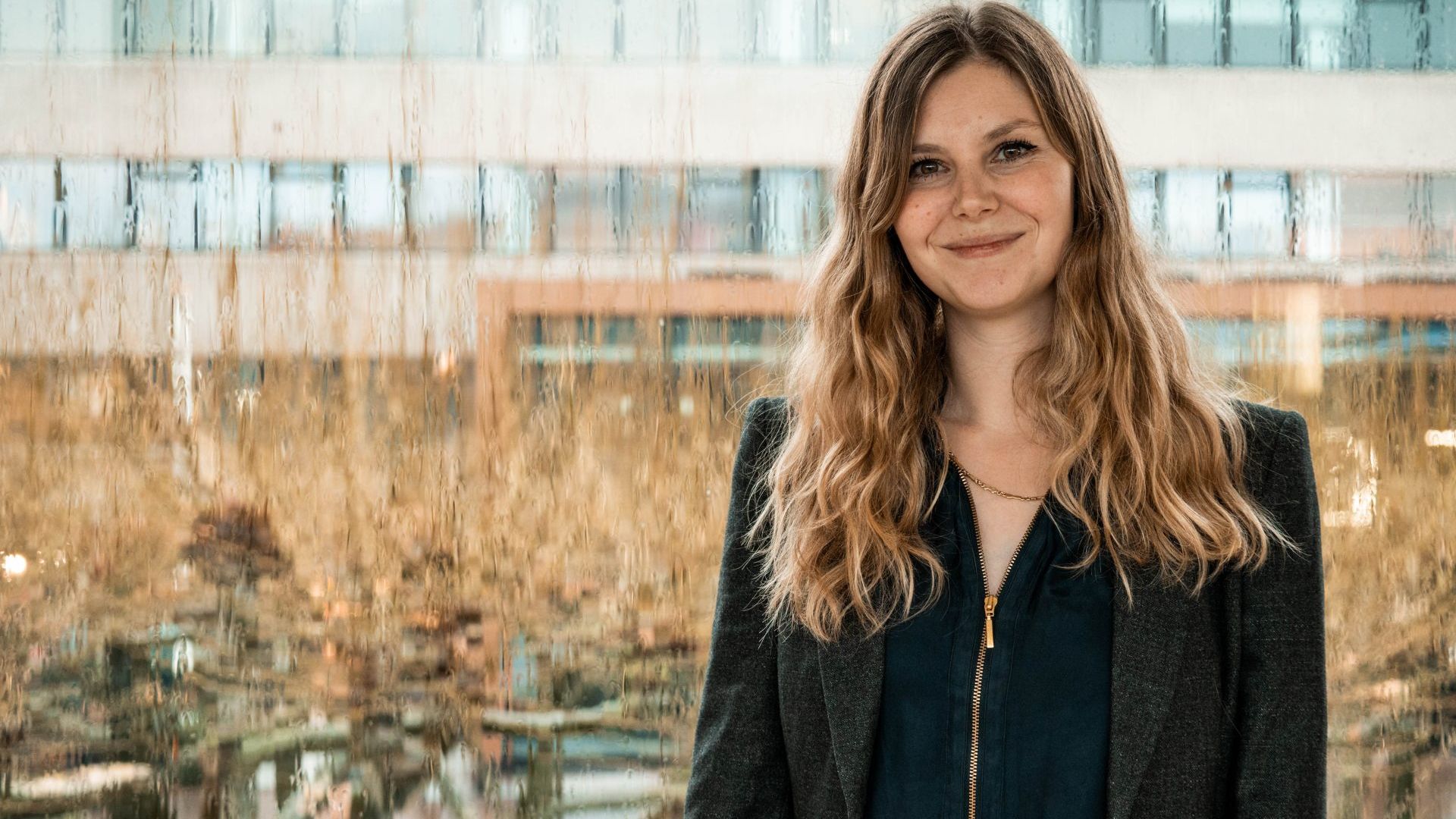 Kou in het Erasmusgebouw speelt kolvende moeders parten - Vox magazine