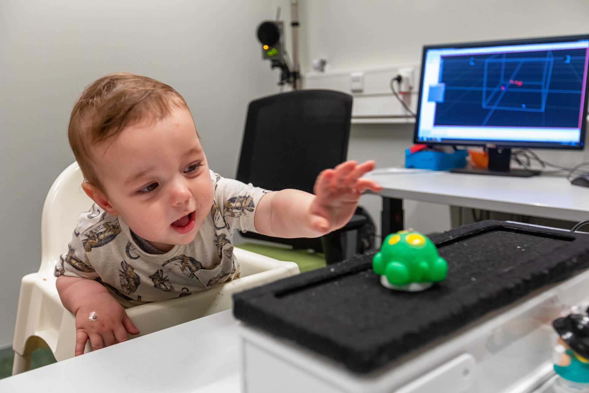 In het babylab doen ze al 25 jaar onderzoek met de kleinste ...