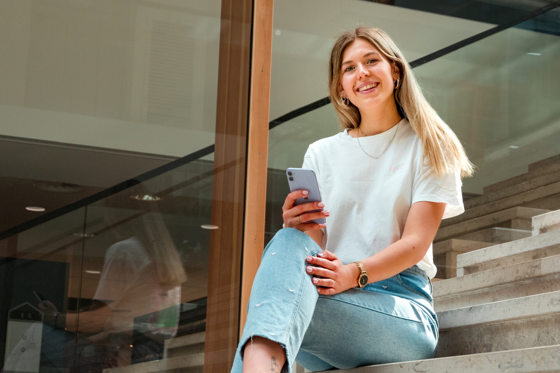 Eeke has an average screen time of four hours: ‘Before I know it, I've ...