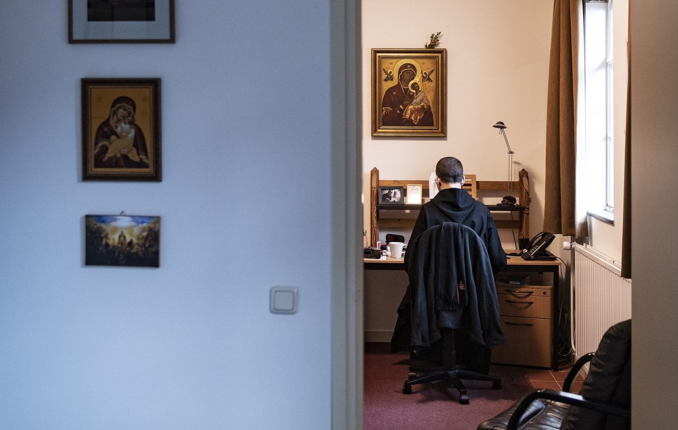 Professor Thomas Quartier accused of transgressive behaviour towards ...