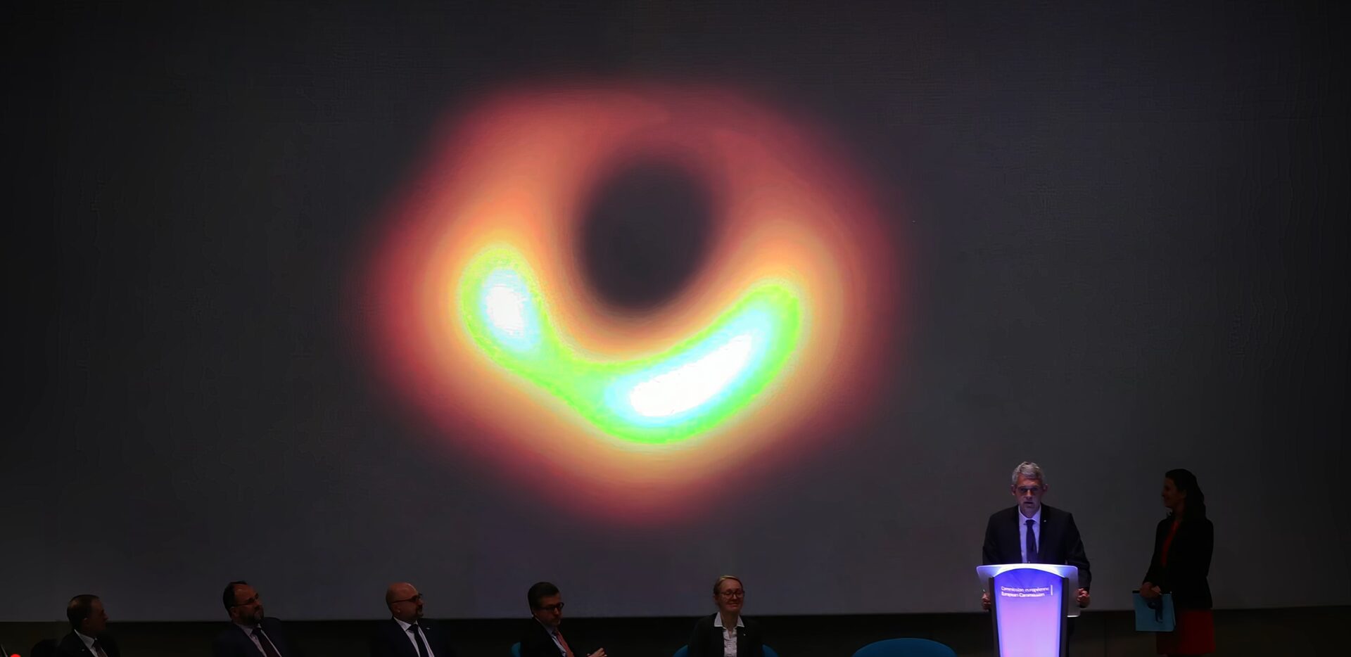 Professor to be seen on Netflix: astronomer Heino Falcke appears in ...